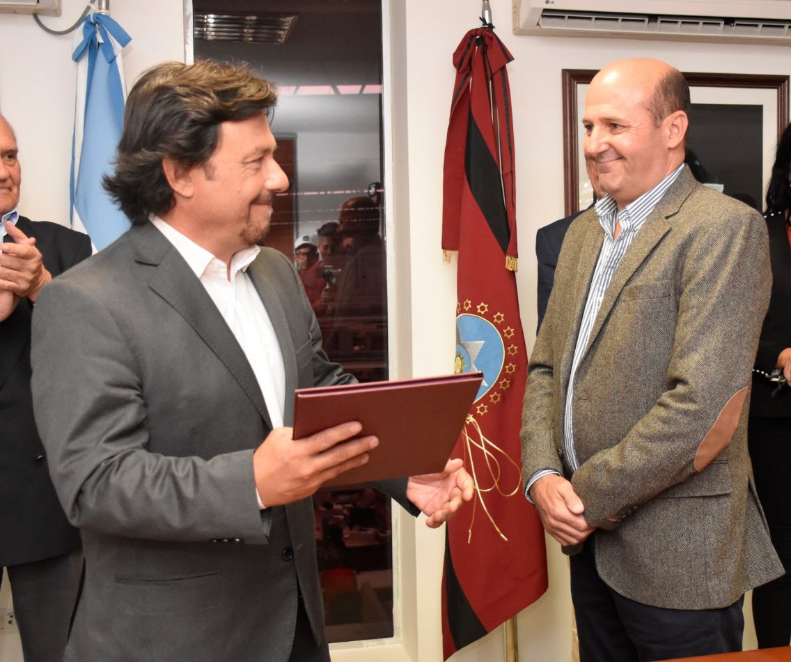 Sáenz tomó juramento al nuevo secretario de Turismo, Alejandro Cha ...